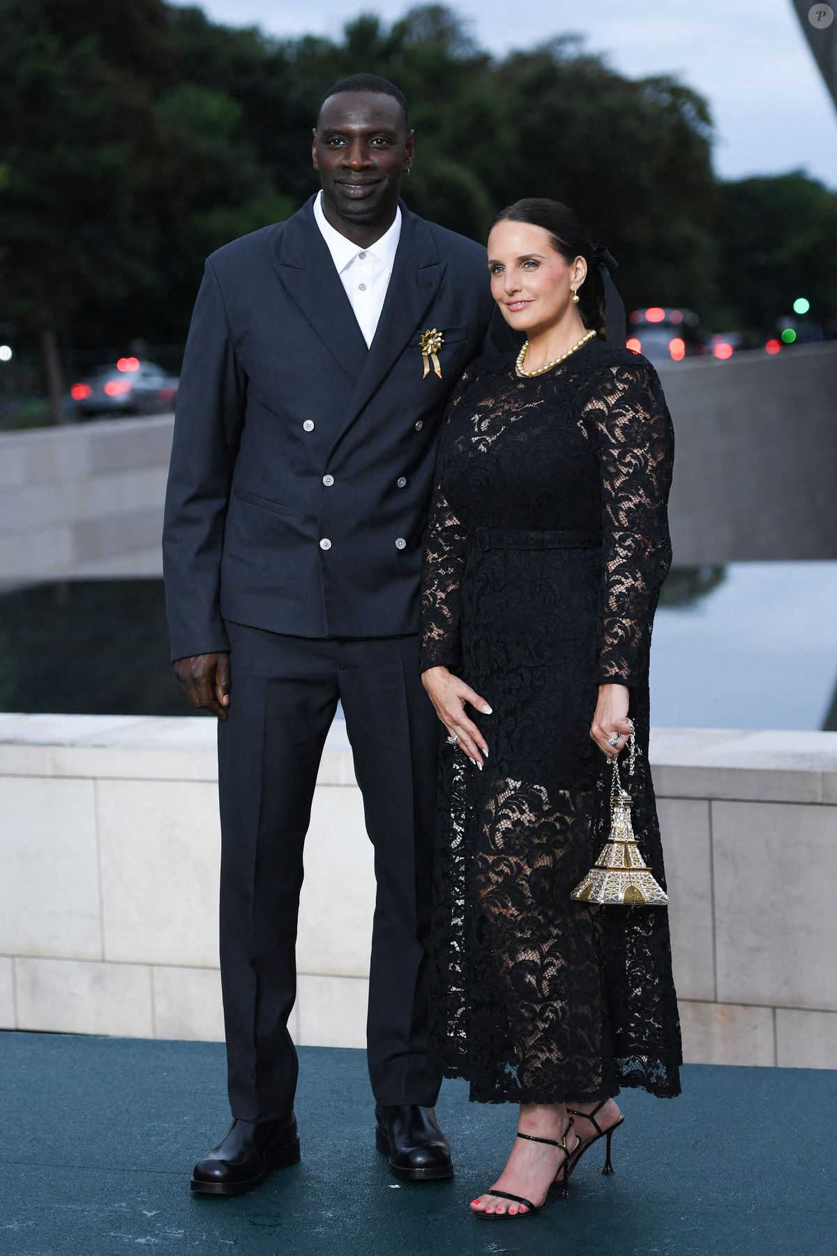 Photo : Omar Sy et Hélène Sy assistent au prélude des Jeux de Paris ...