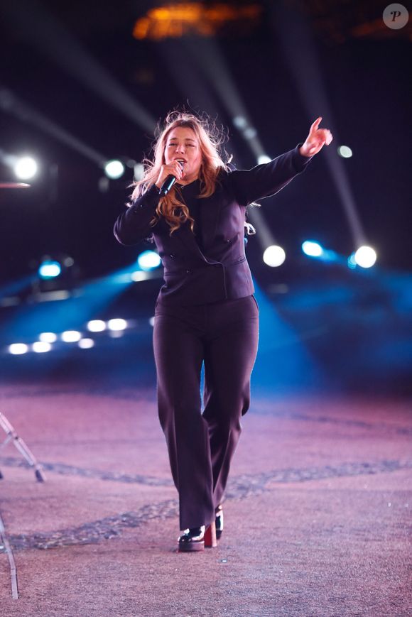 "Vous lui ressemblez beaucoup" : Santa parle de sa maman, chanteuse des ...