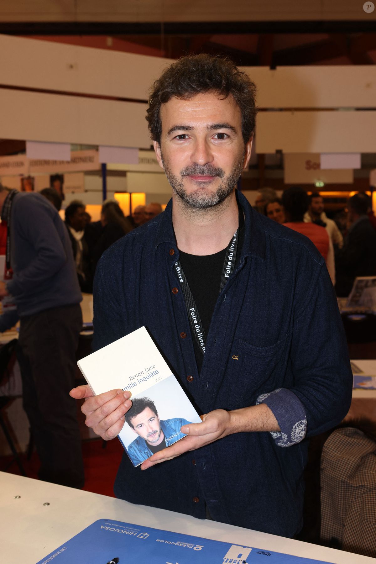 Photo : Renan Luce - Personnalités à la 40ème Foire du Livre à la Halle ...