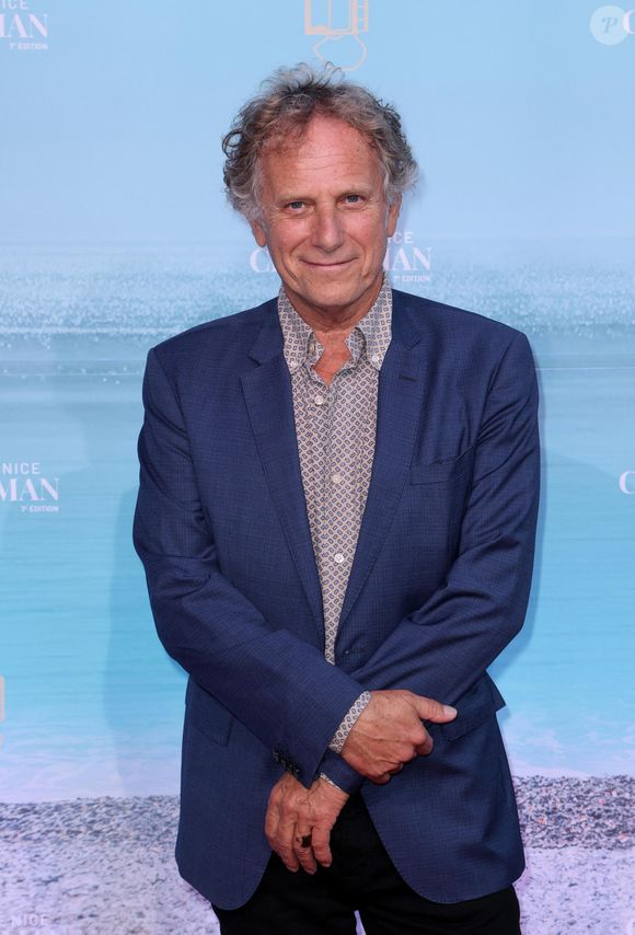 Charles Berling arrête l'une de ses activités professionnelle et s ...