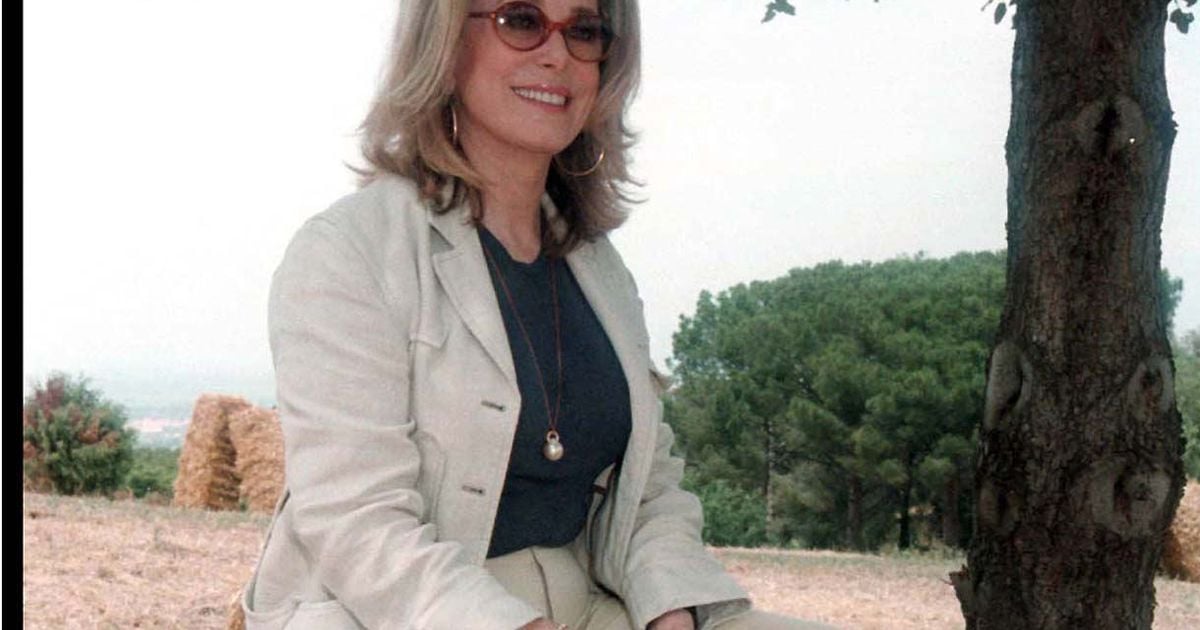 Visite du château de Catherine Deneuve sur les rives de l'Eure, une ...