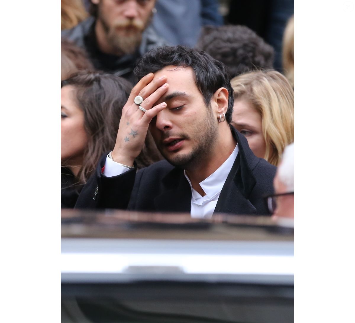 Photo : Roman de Kermadec (Fils de Kate Barry) - Sortie des obseques de ...