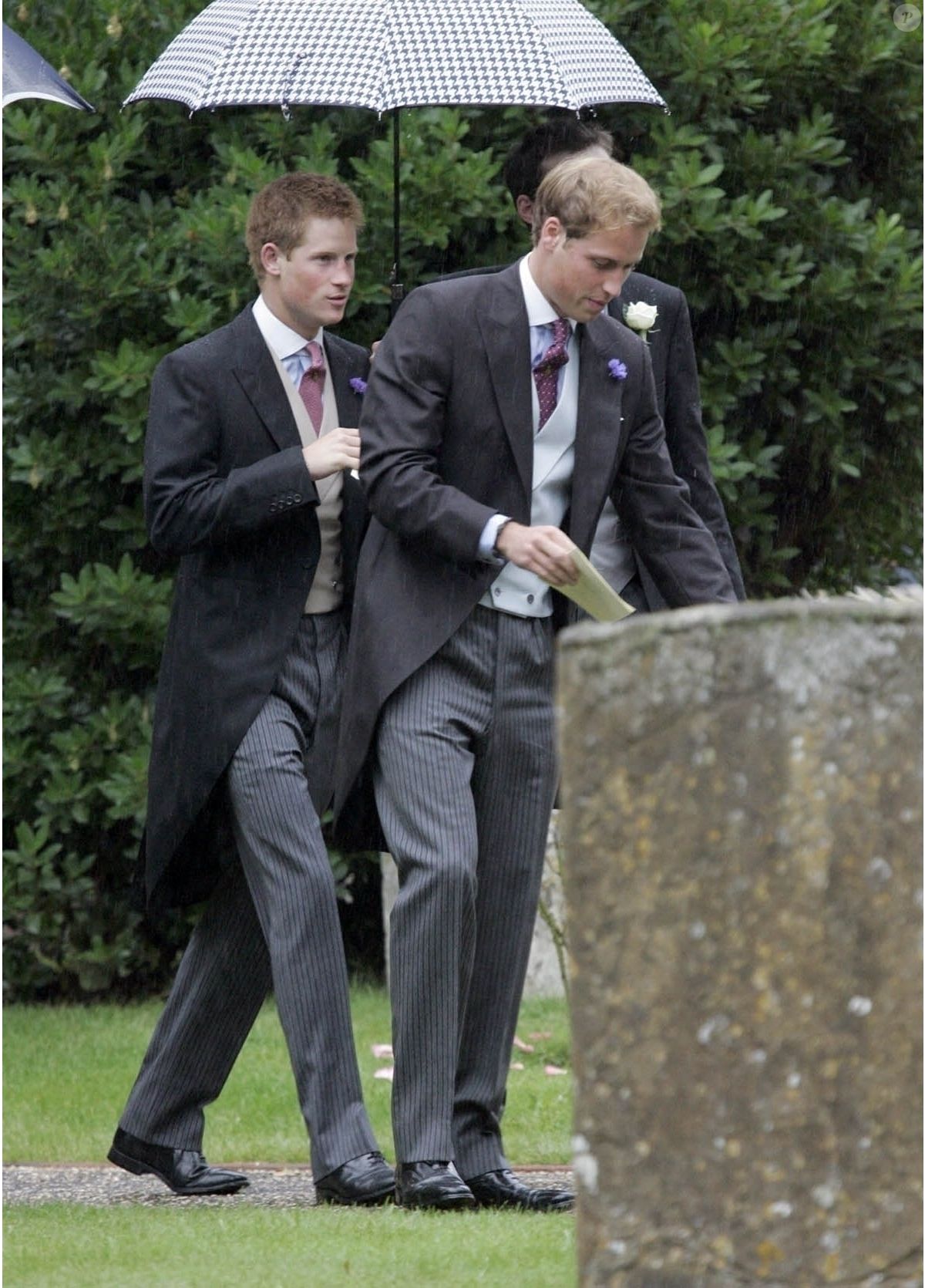 Photo : Prince William et Prince Harry à Londres Backgrid USA ...