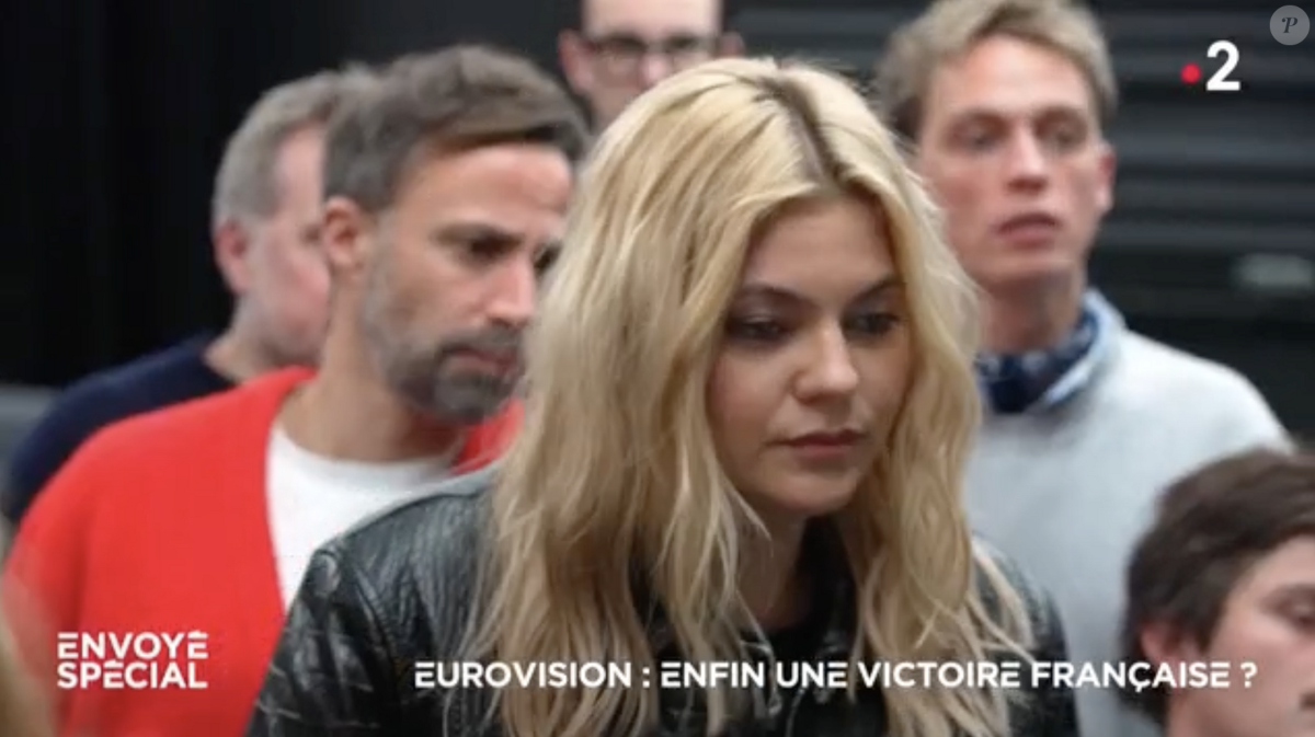 Vidéo : Louane Emera : le choix crucial du visuel officiel de l ...
