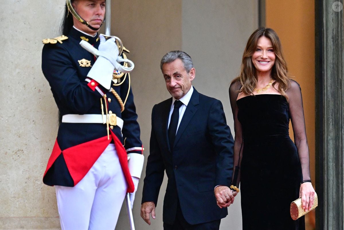 Photo : Avant de tomber sous le charme du Président de la République ...