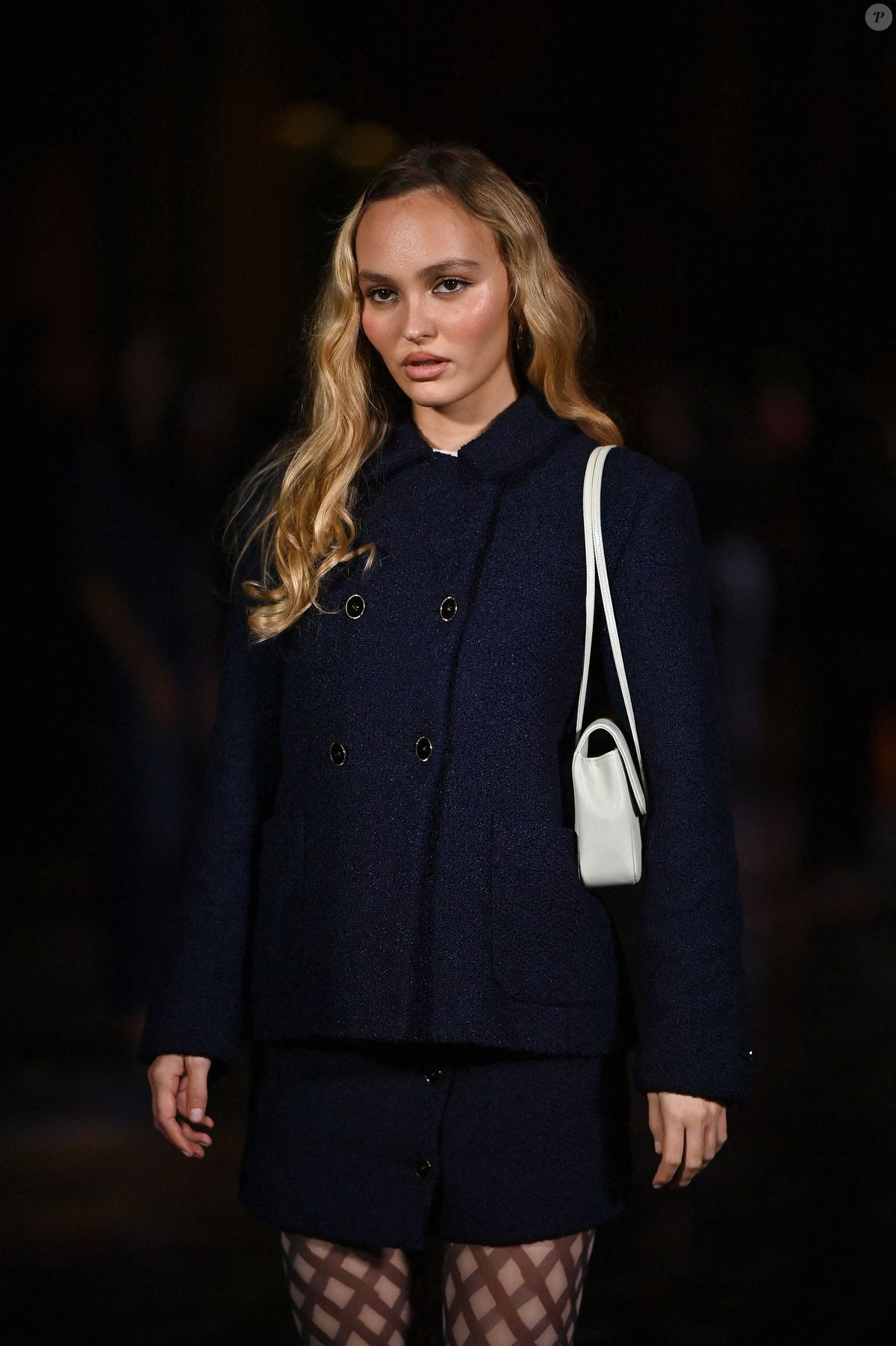 Photo : Lily Rose Depp assiste au défilé Chanel Womenswear printemps ...