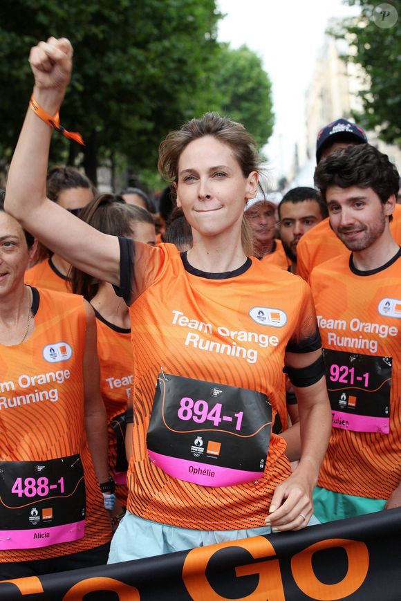 Photo : Ophélie Meunier (présentatrice) lors du marathon Orange Night ...