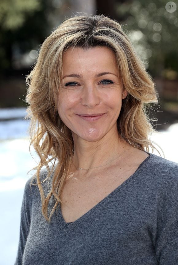 Le physique de cette ancienne vedette d'Hélène et les garçons, âgée de ...