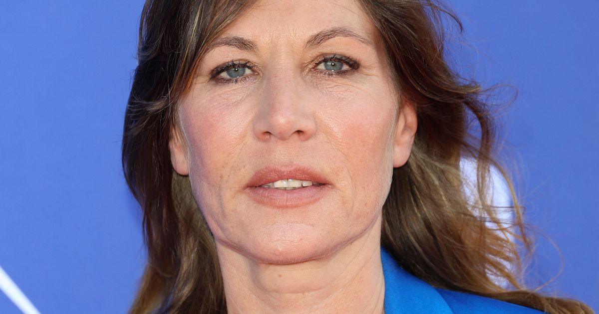 Mathilde Seigner parle de sa vie qu'elle partage entre le Sud et la ...