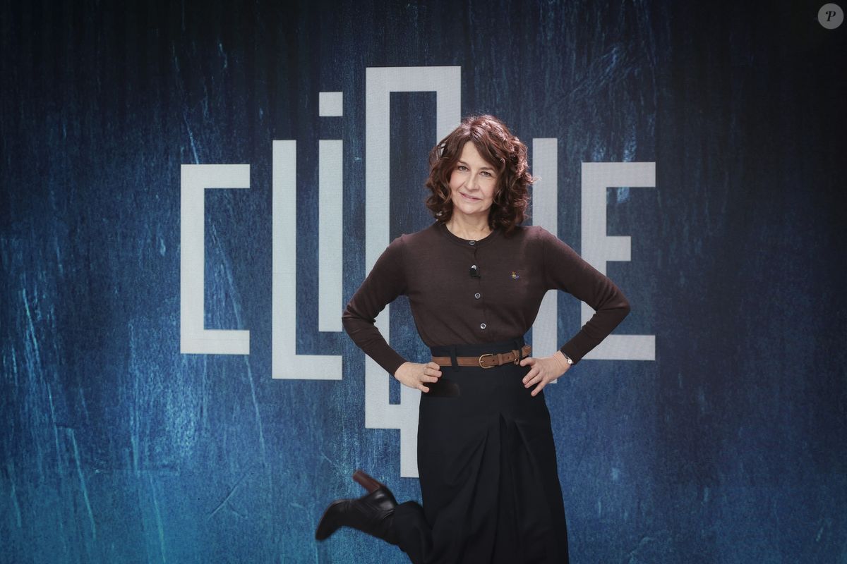 Photo : Exclusif - Valérie Lemercier, sur le plateau de Clique (Midi) présenté par M.Achour, et ...