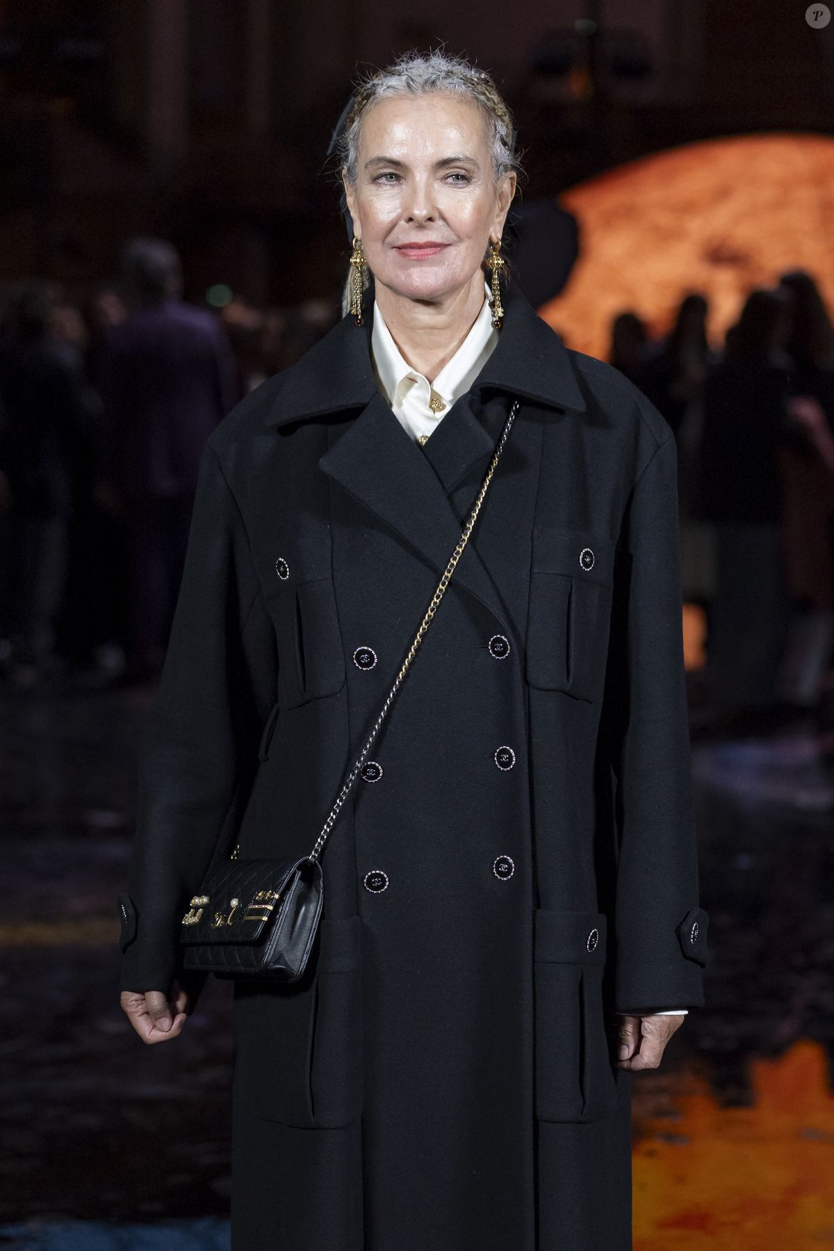 Photo : Carole Bouquet – Photo Call du Défilé de mode Chanel Collection ...