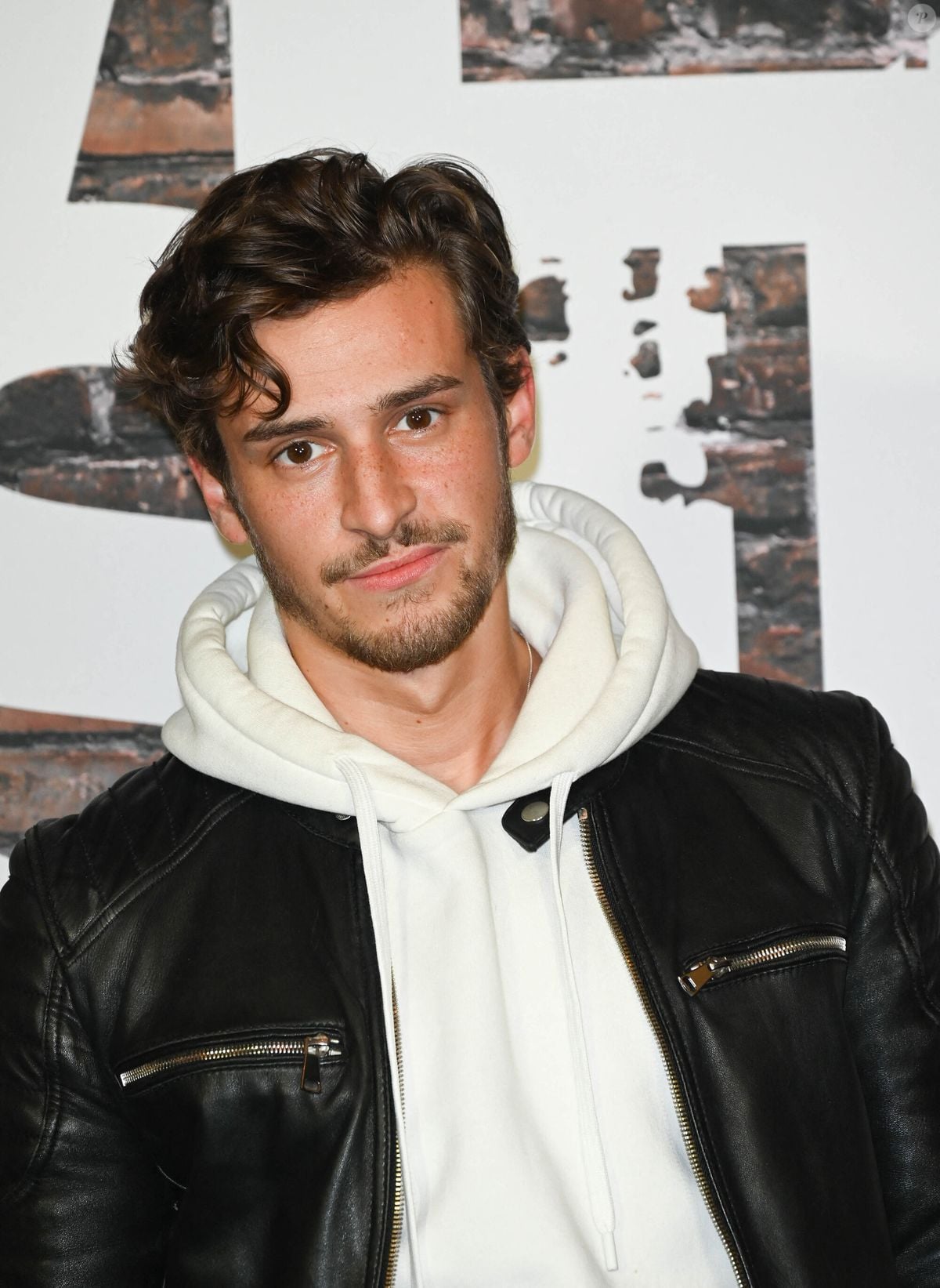 Photo : Il l'aidera à progresser et à apprendre les danse de salon ...