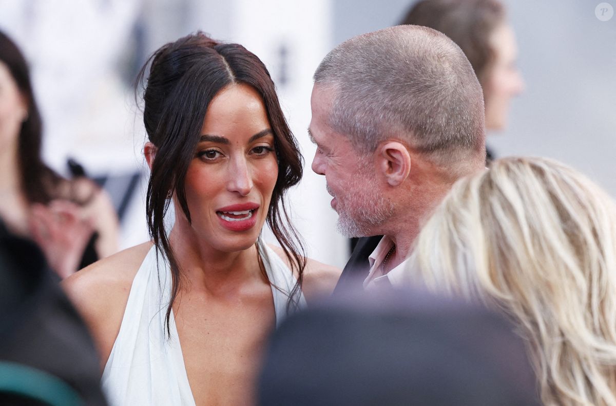 Photo : Brad Pitt et Ines de Ramon arrivent sur le tapis rouge de la ...