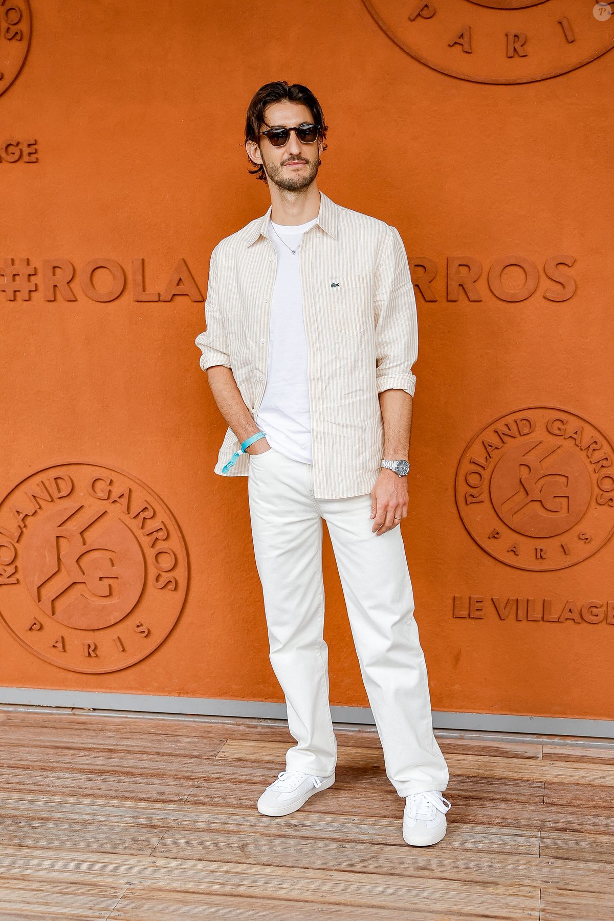 Photo : Pierre Niney au village lors des Internationaux de France de ...