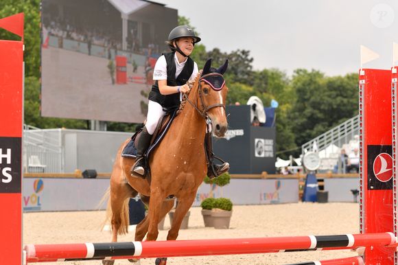 Giulia Sarkozy impressionne à seulement 13 ans : jeune cavalière en ...