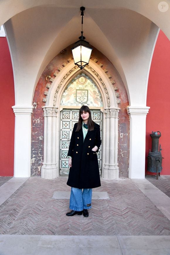 Clara Luciani : plongez dans son appartement parisien, un cocon plein ...