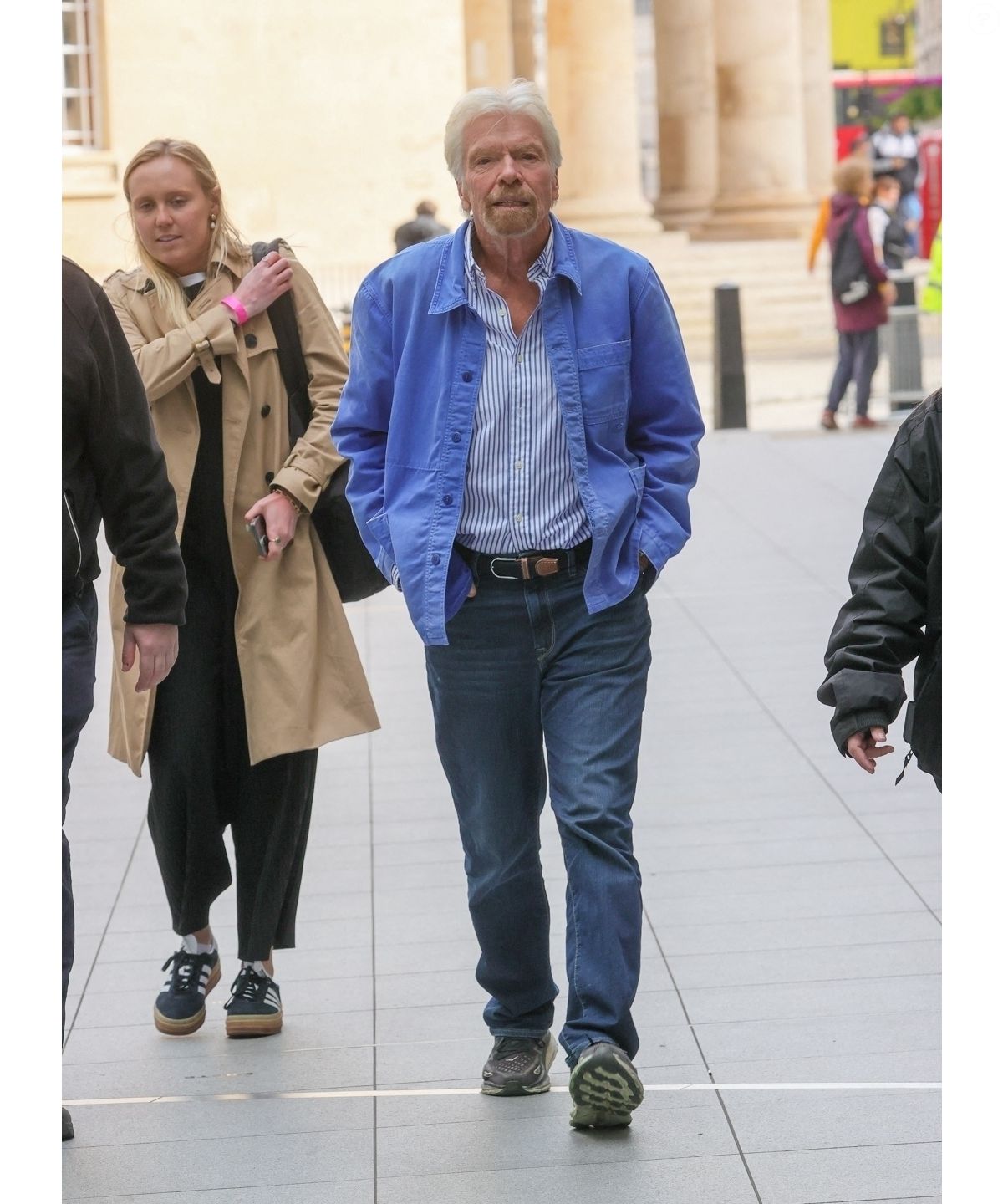 Photo : Le milliardaire Sir Richard Branson fait une rare apparition ...