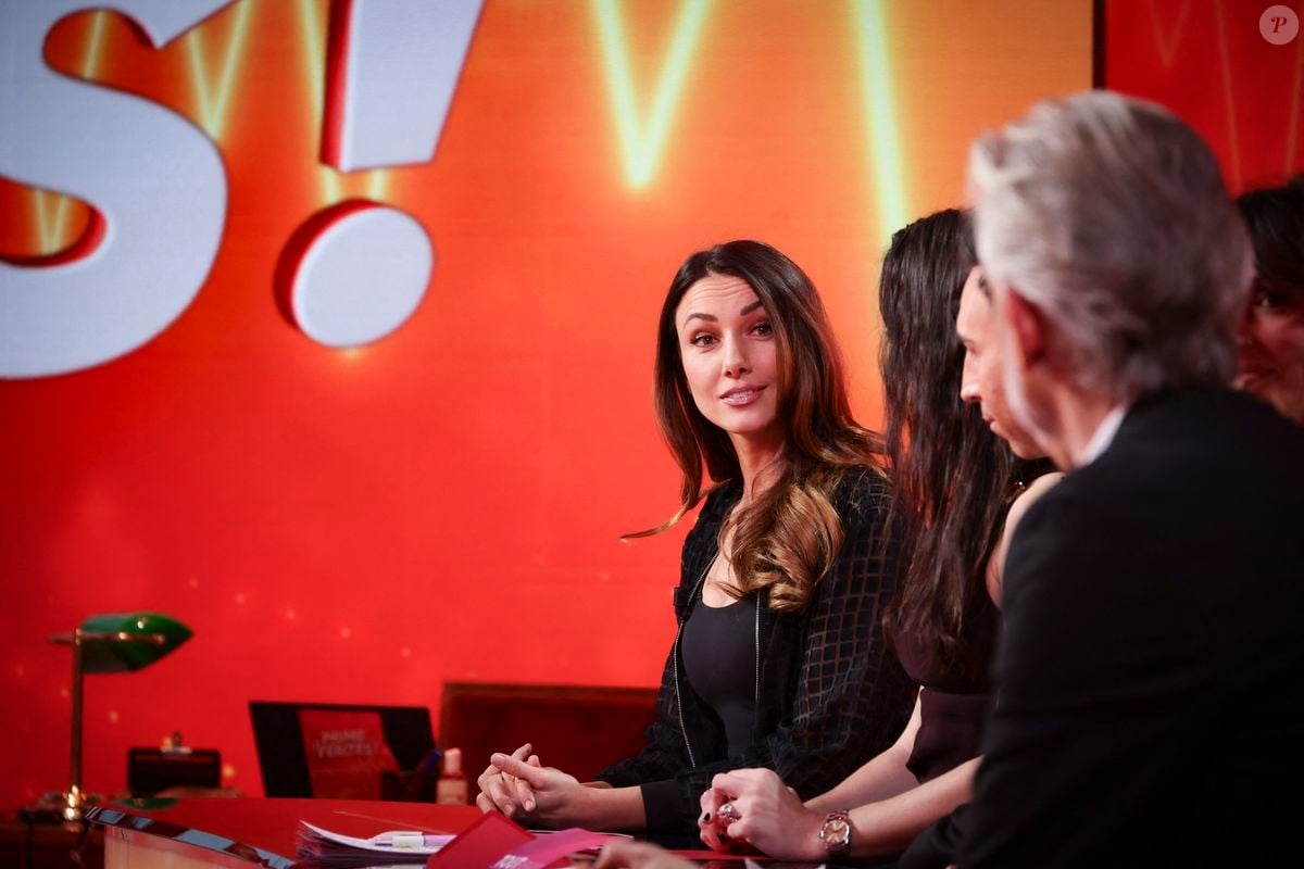 Photo : Exclusif - Delphine Wespiser (Miss France 2012), sur le plateau ...