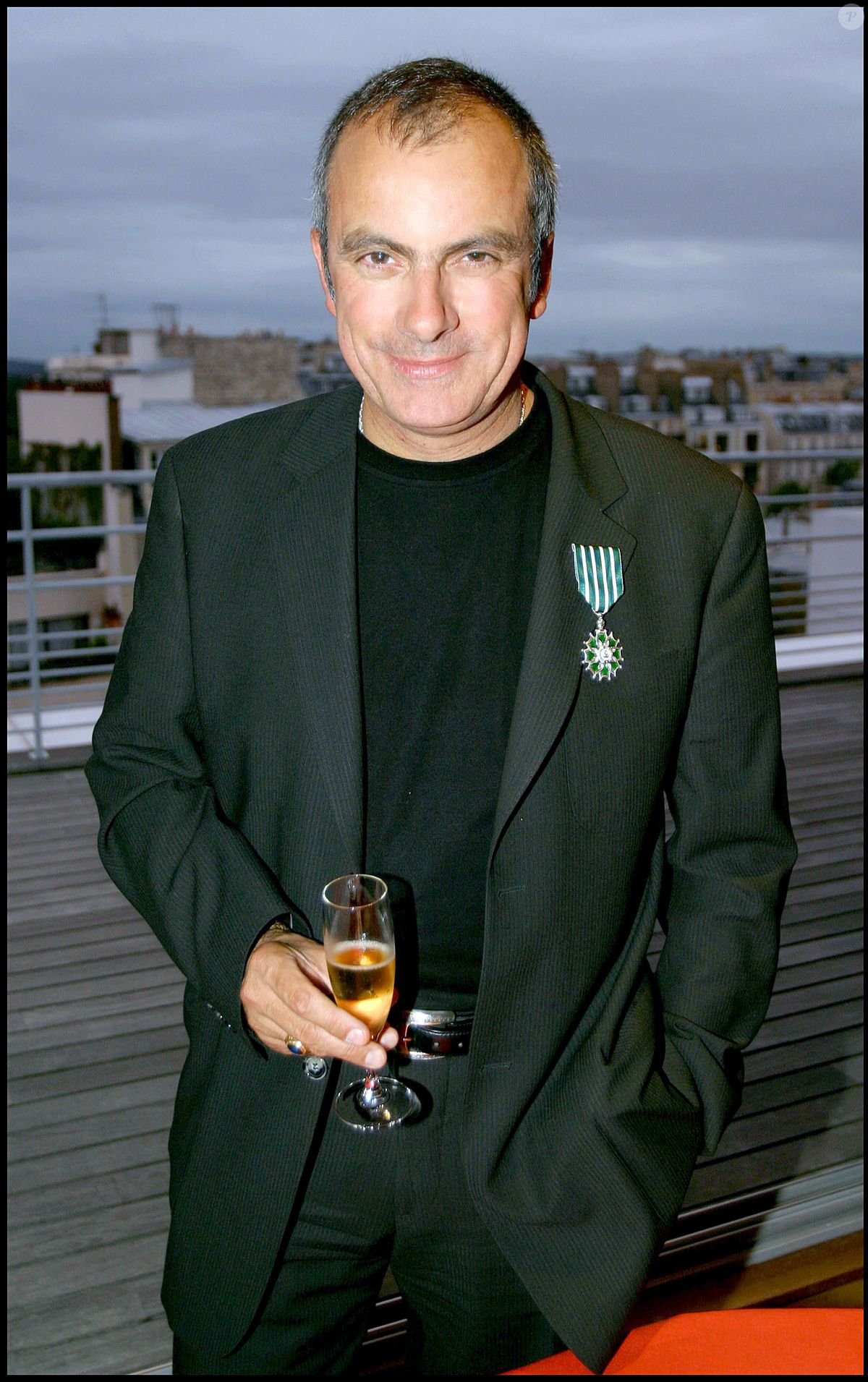 Photo : DOMINIQUE CHAPATTE EST NOMME CHEVALLIER DES ARTS ET DES LETTRES DES MAINS DE NICOLAS ...