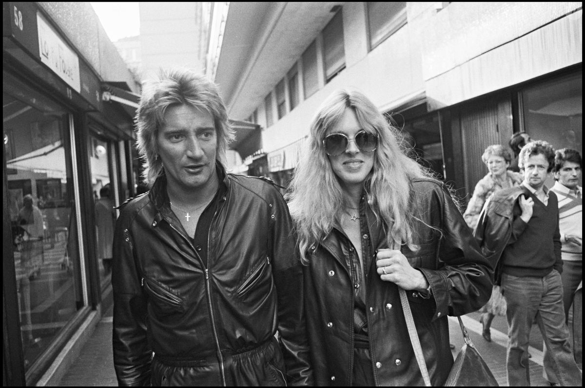 Photo : Rod Stewart et sa femme Alana Hamilton à Paris en 1980 / ASLAN ...