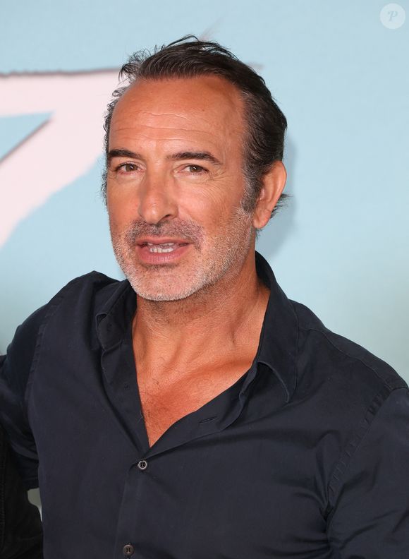 Photo : Jean Dujardin - Première de la série "Zorro" à l'hôtel Le ...
