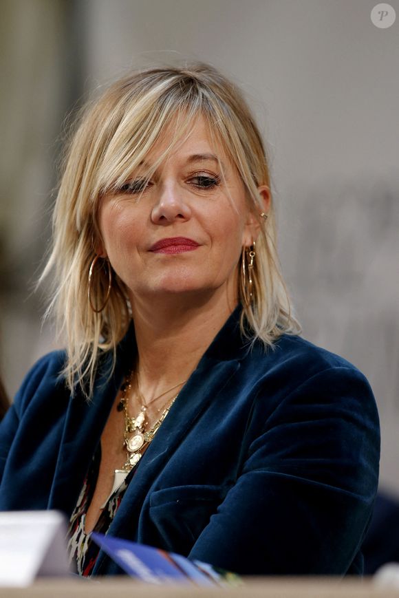 "On a très envie de savoir" : Flavie Flament en couple avec un peintre ...