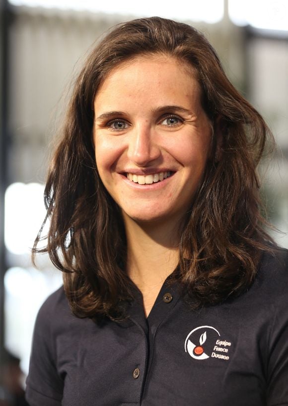 La biathlète Julia Simon reconnait avoir dérobé plusieurs milliers d'euros à des proches : "Je ...