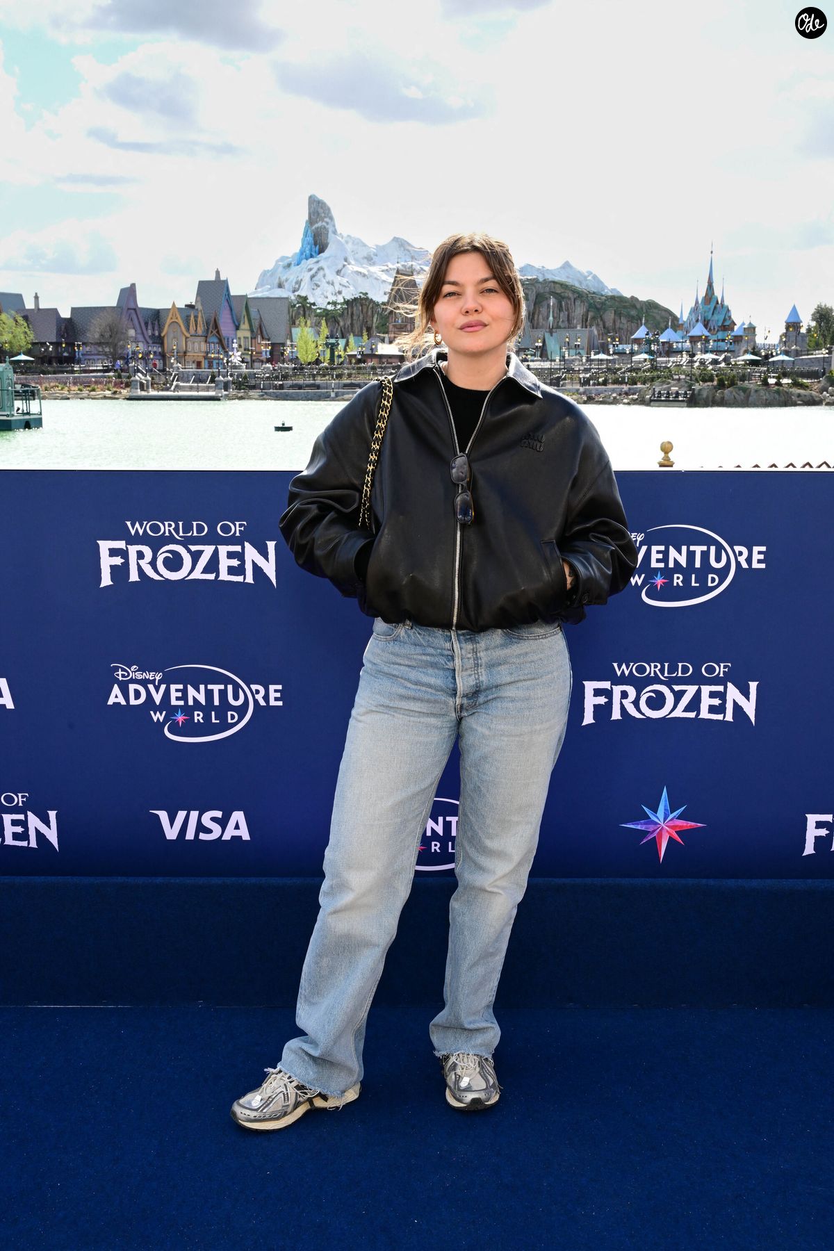 Photo : Louane Emera - Inauguration du village de la Reine des Neiges ...