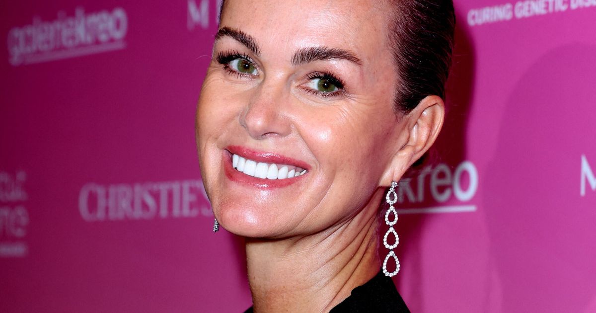 Laeticia Hallyday a de quoi être fière ! Son père André Boudou reçoit ...