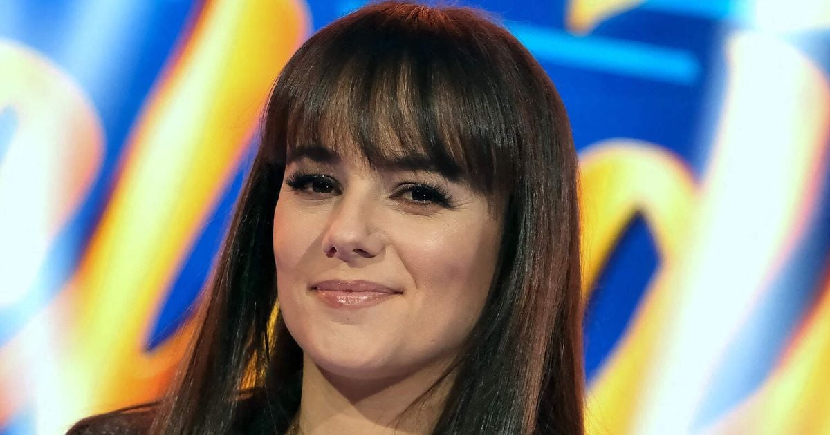 Alizée de retour sur scène dans une robe mini : la chanteuse de 41 ans ...
