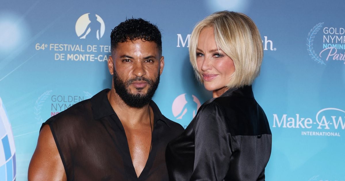 Adriana Karembeu au bras d'un beau brun qui n'est pas Marc Lavoine ...