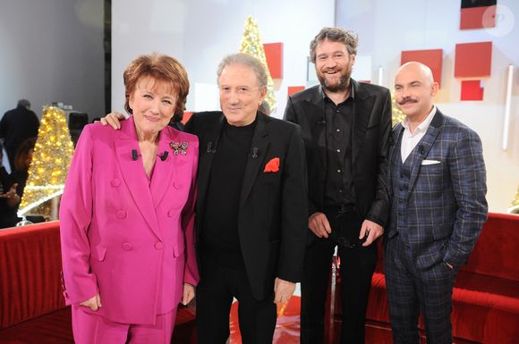 Photo : Parmi eux figurent notamment Claudio Capéo, Roselyne Bachelot ...