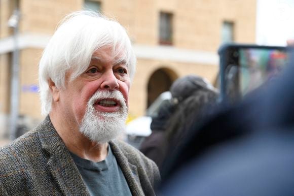 Paul Watson père de famille atypique : entre sa fille de 44 ans et ses ...