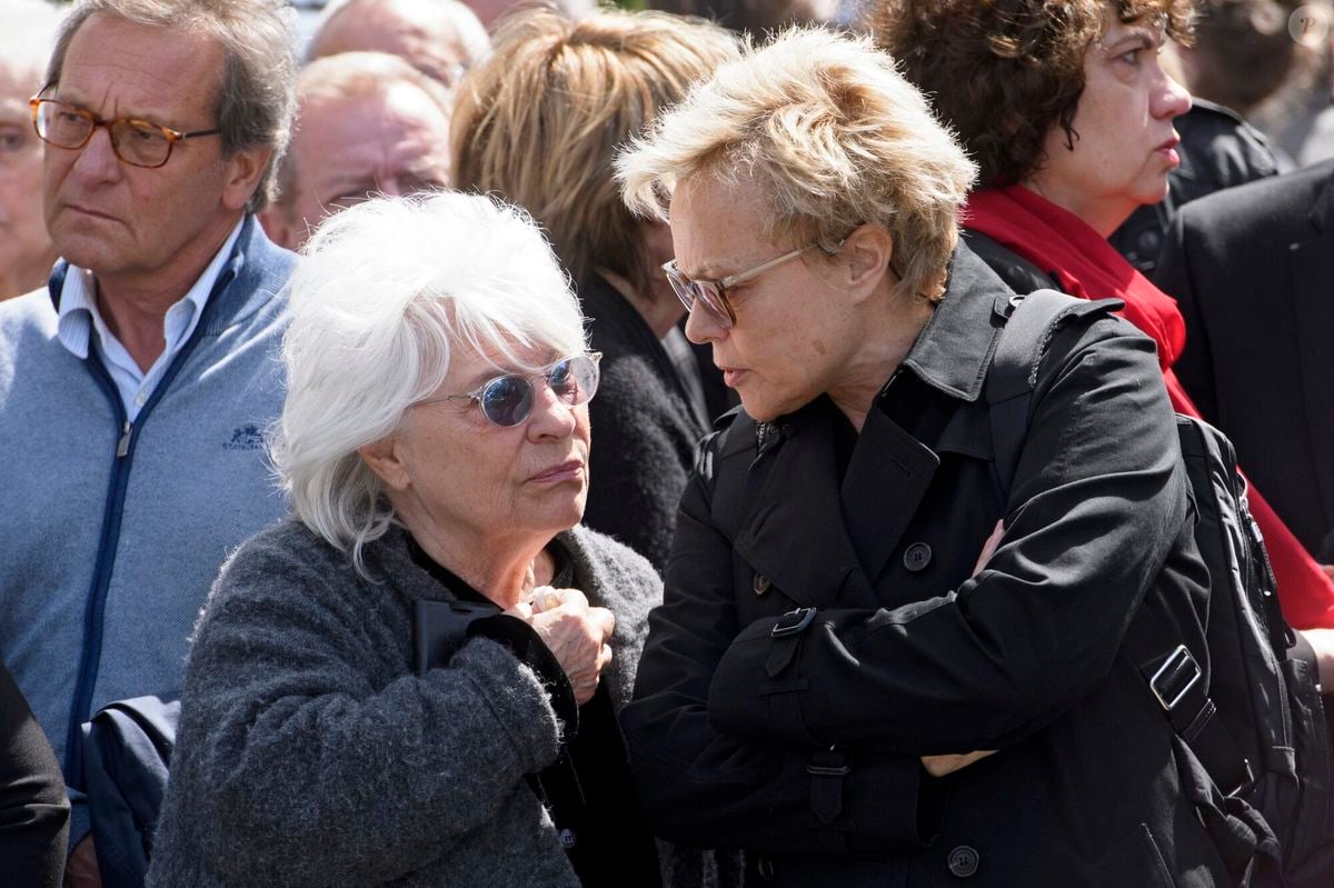 Photo : Muriel Robin et Catherine Lara - Obsèques de Maurane en l ...