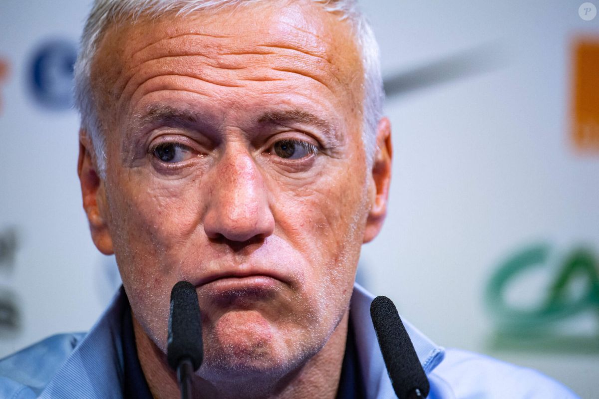 Photo : Le sélectionneur de l'équipe de France de football Didier Deschamps en conférence de ...