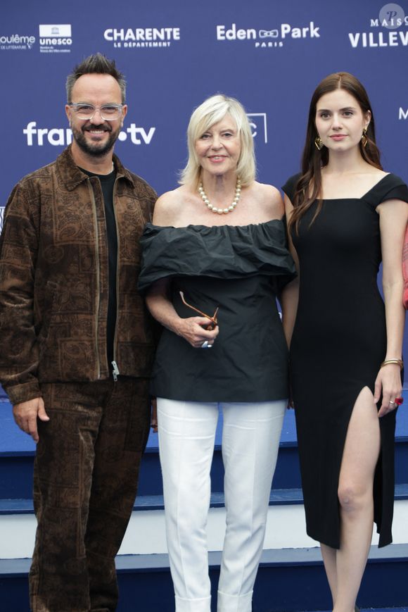 Un mois après la perte du père de son fils, première apparition de l ...