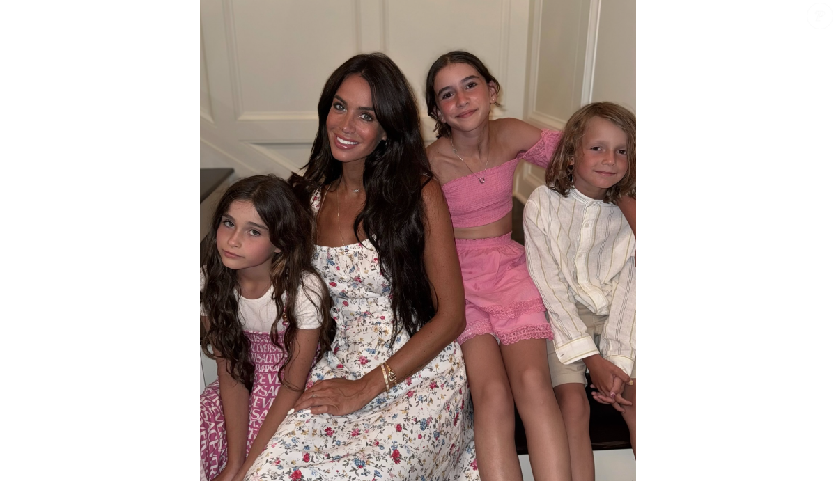 Photo : Jade Lagardère et ses 3 enfants Liva, Mila et Nolan - Purepeople