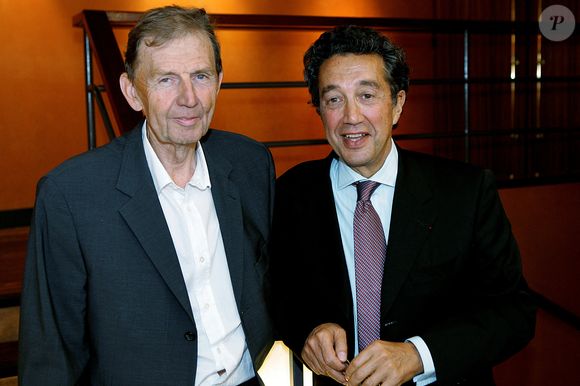 Obsèques de Claude Berda à Bagneux : Arthur et Xavier Niel présents ...