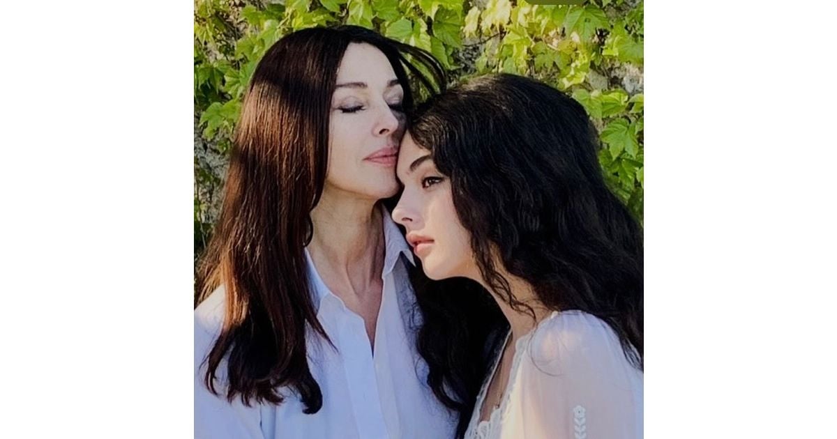 "Un étage complet de la jolie maison rive gauche" : Deva et Leonie, toujours chez leur maman ...