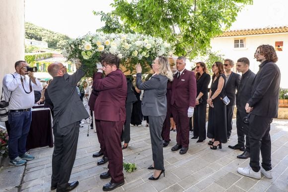 L'entourage de Chantal Nobel réuni à Ramatuelle : ses filles Alexandra ...