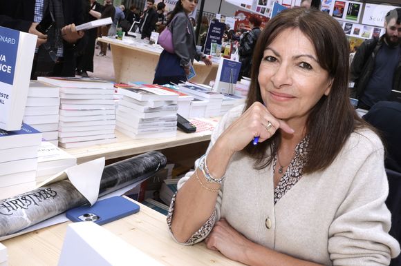 Photo : Anne Hidalgo - Festival du livre de Paris au Grand Palais le 13 ...