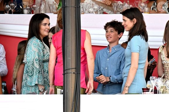 Charlotte Casiraghi de sortie avec son fils Raphaël, qui ressemble beaucoup à son papa Gad ...