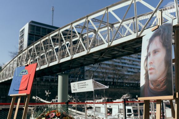 Pourquoi Jim Morrison repose-t-il au Père-Lachaise à Paris ? Une ...