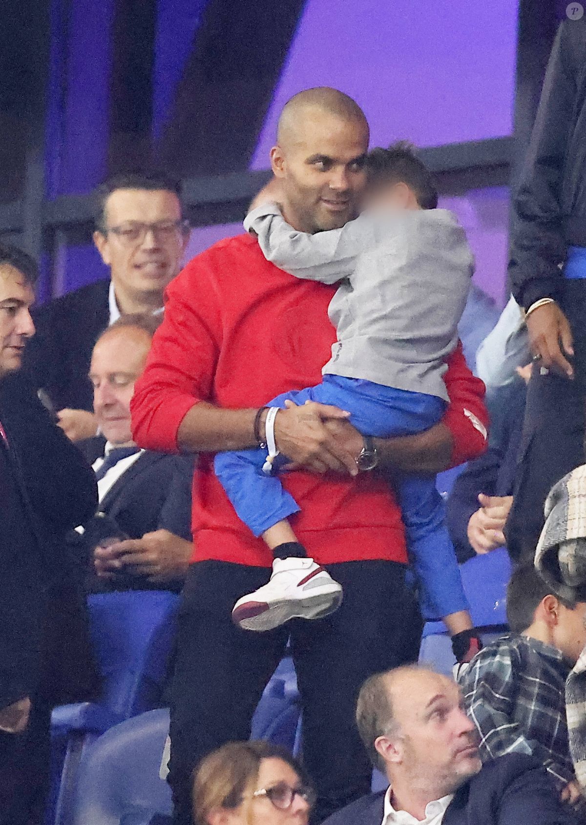 Photo : Tony Parker avec ses enfants Josh et Liam et sa compagne Alizé ...