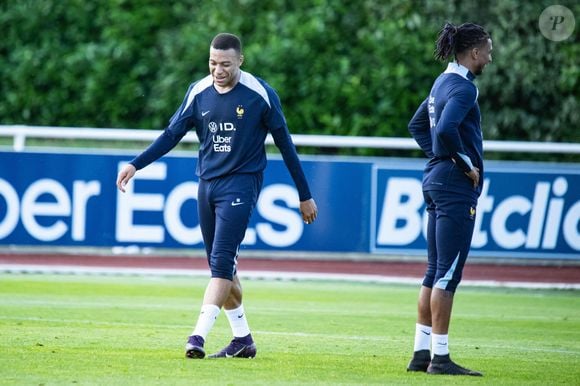“Cet acteur !” : Kylian Mbappé retrouve les champions d’Europe du PSG à ...