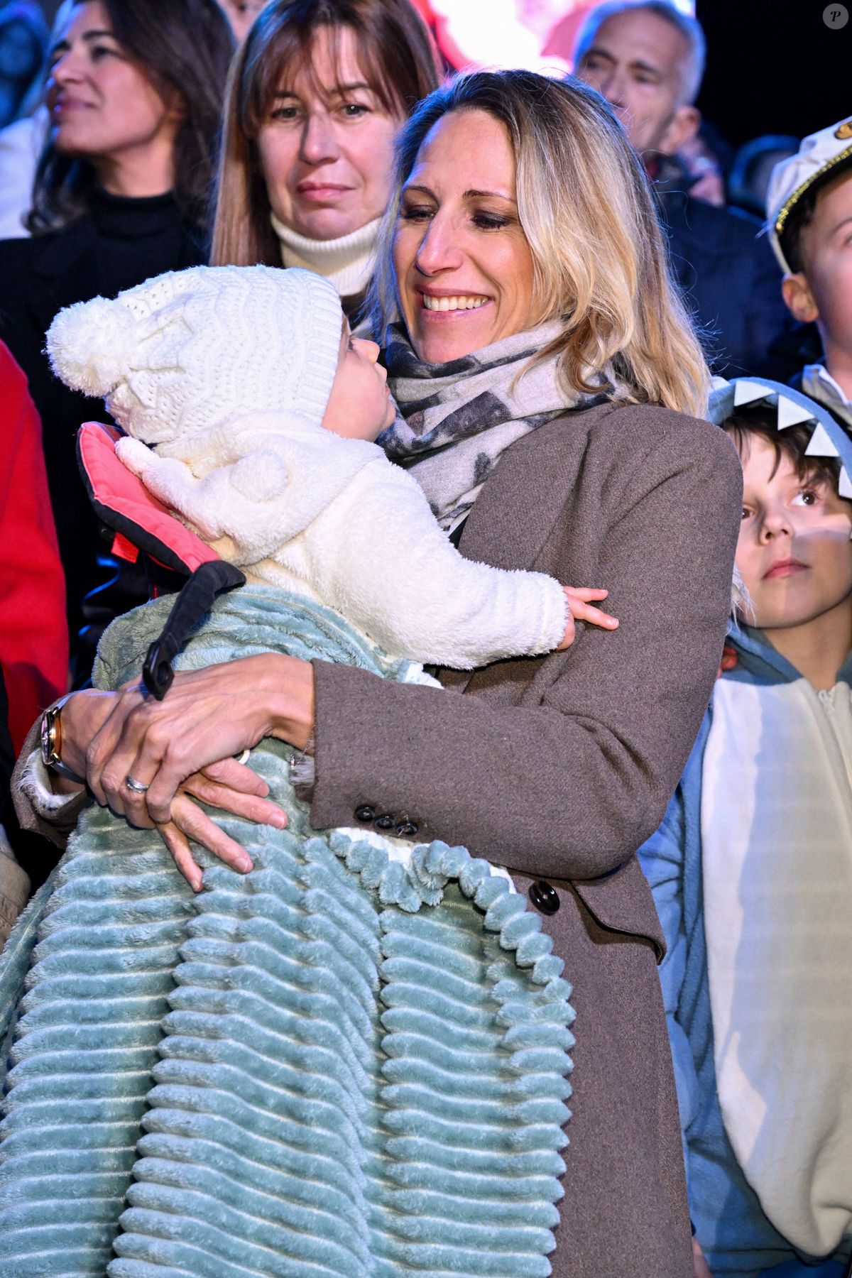 Photo : Maud Fontenoy, la navigatrice et son 5eme enfant, sa fille Eléa ...