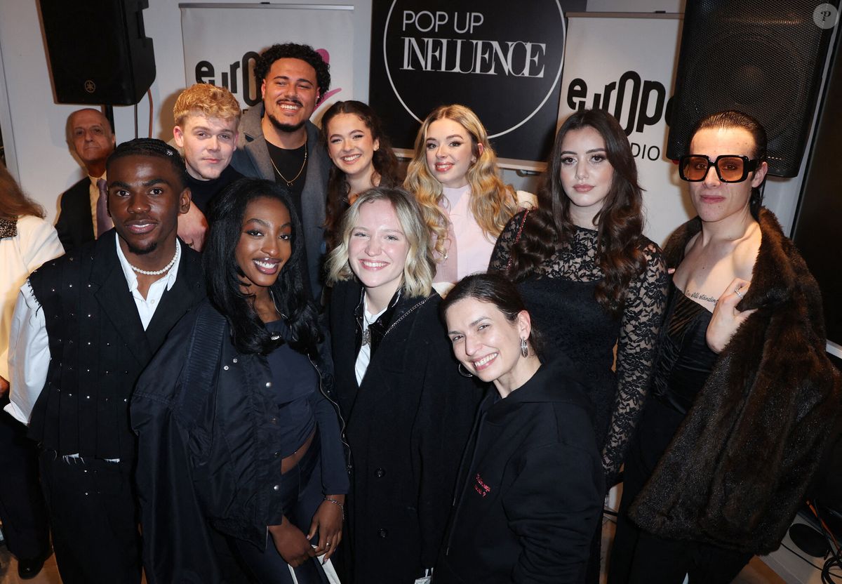 Photo : Lucie Bernardoni, Charles, Emma, Ebony, Noah, Julie, Maia ...