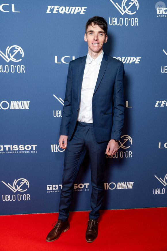 Une page se tourne pour Romain Bardet ! Le cycliste est marié depuis 7 ...