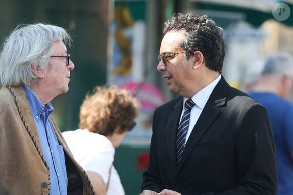 Photo : Jean-Jacques Peroni, Patrick Cohen - Arrivées aux obsèques de Philippe Labro en l'église ...
