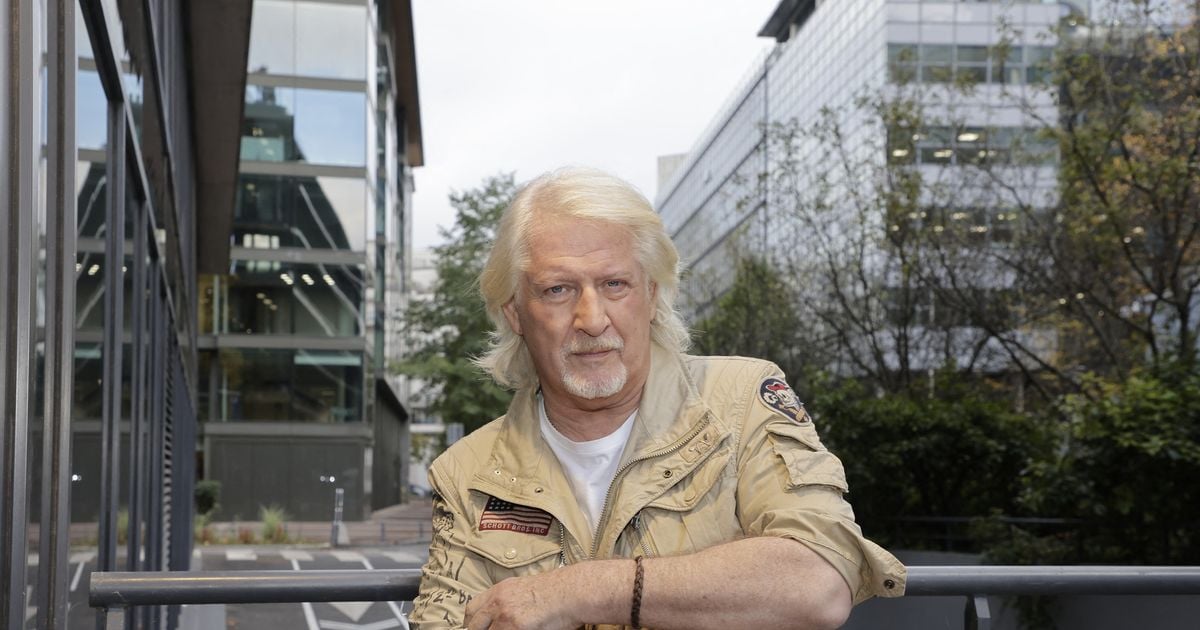 "On avait très très peu, ma mère bossait à l'usine" : Patrick Sébastien ...
